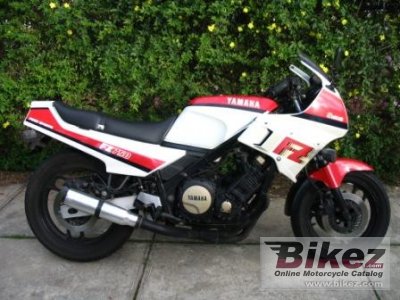 Yamaha FZ 750 gallery